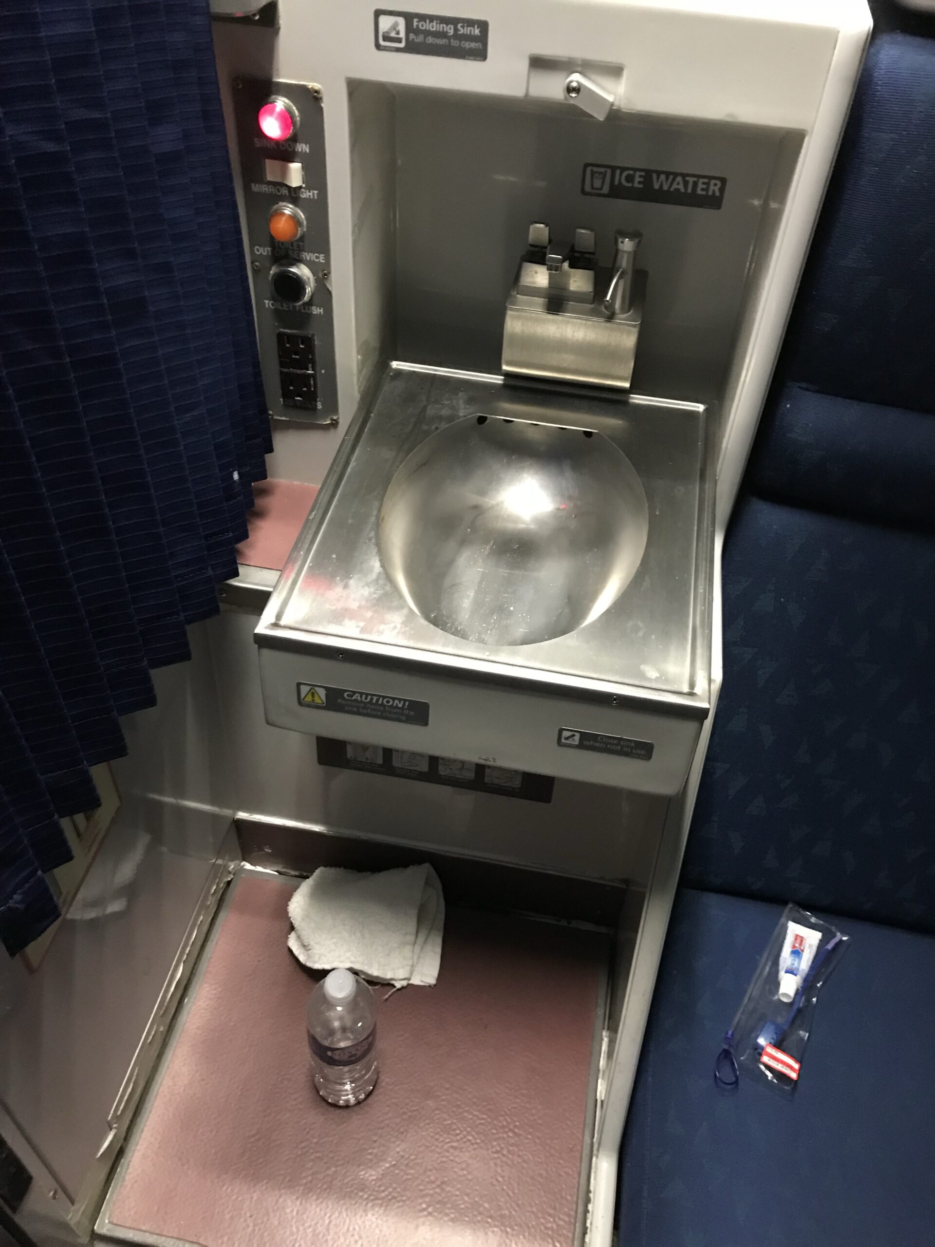 Amtrak Viewliner Roomette: What You Need To Know - TWK