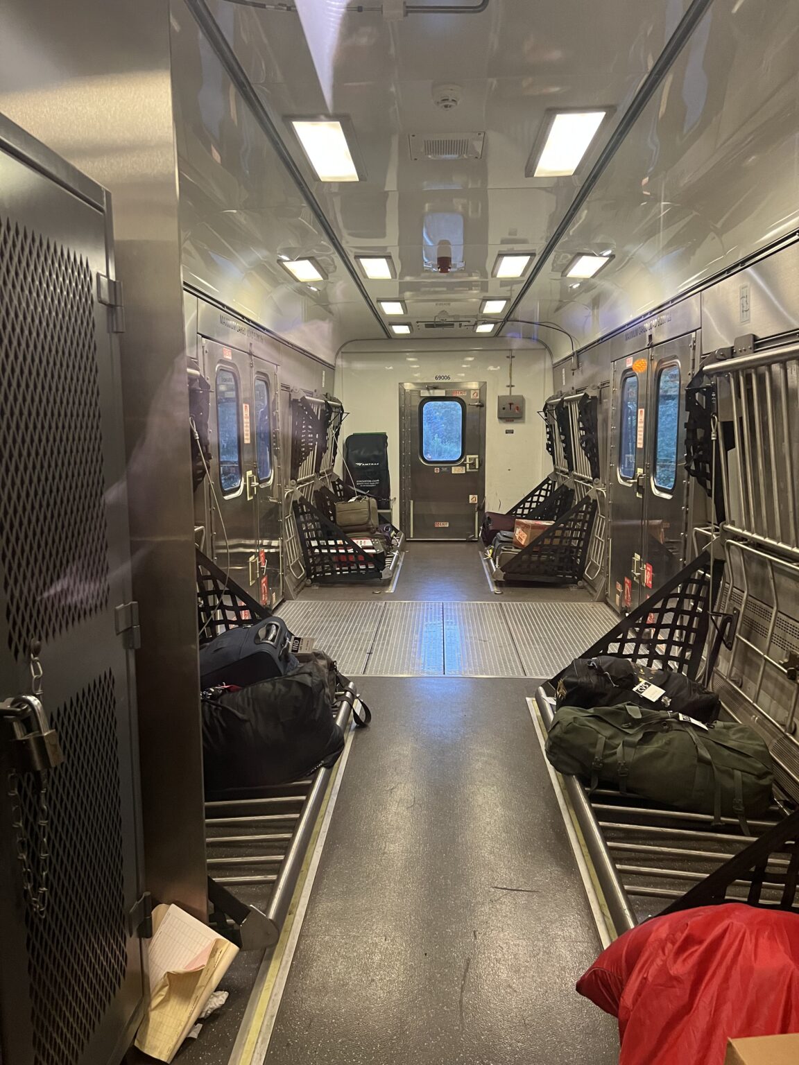 Amtrak Viewliner Roomette: What You Need To Know - TWK