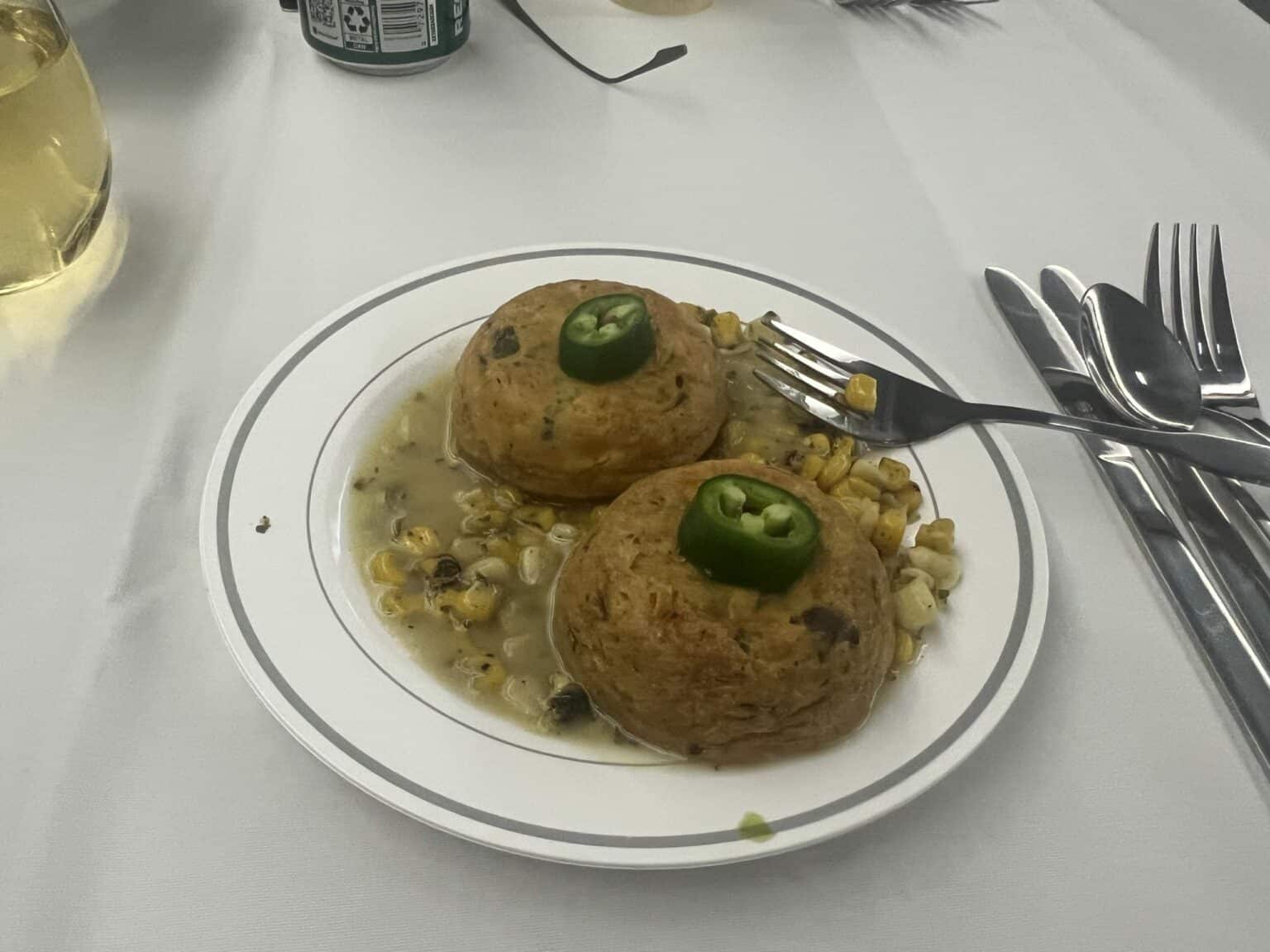 Amtrak Traditional Dining: What You Need To Know - TWK