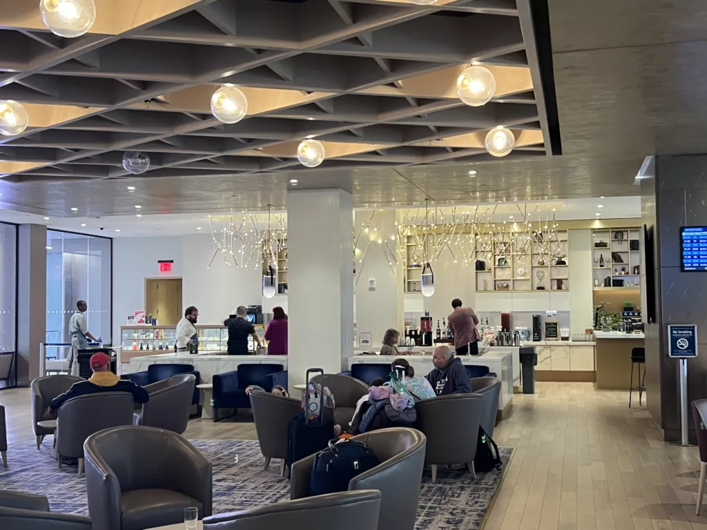 Amtrak Lounges: Add a new experience to your adventure - TWK