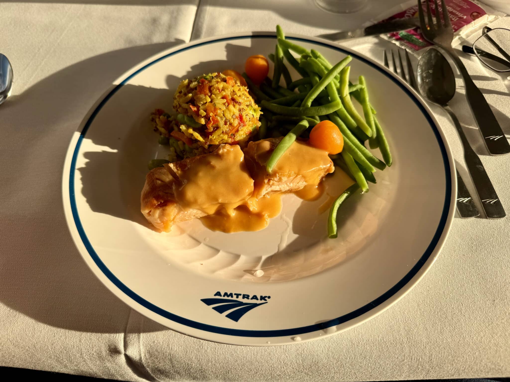 Amtrak Traditional Dining: What You Need To Know - TWK