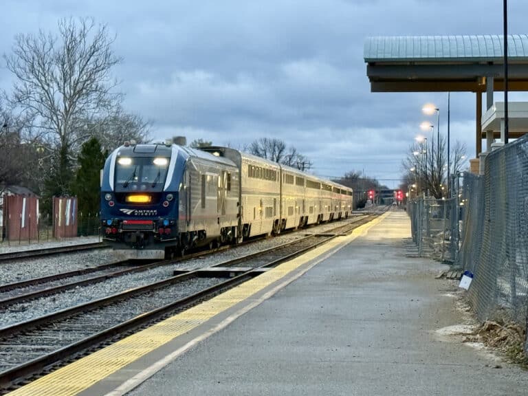 Amtrak in Illinois: What You Need To Know - TWK
